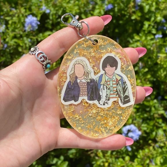 Accessories | Stranger Things Eleven And Mike Cartoon With Gold Flakes ...